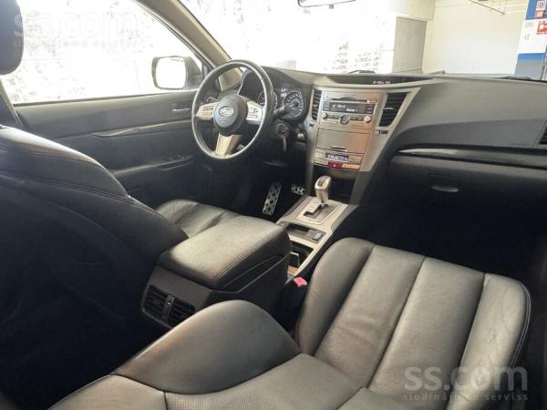 Subaru Legacy 2010 Rīga, ar dzinēja tilpumu 2.50 L un nobraukumu 165 tūkst. km par 5700 €, foto 8 vietnē AUTOMOTO.COM.LV
