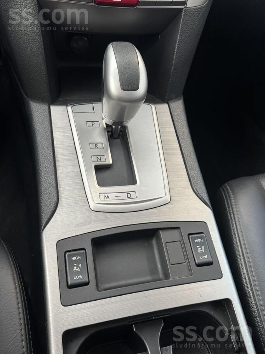 Subaru Legacy 2010 Rīga, ar dzinēja tilpumu 2.50 L un nobraukumu 165 tūkst. km par 5700 €, foto 12 vietnē AUTOMOTO.COM.LV