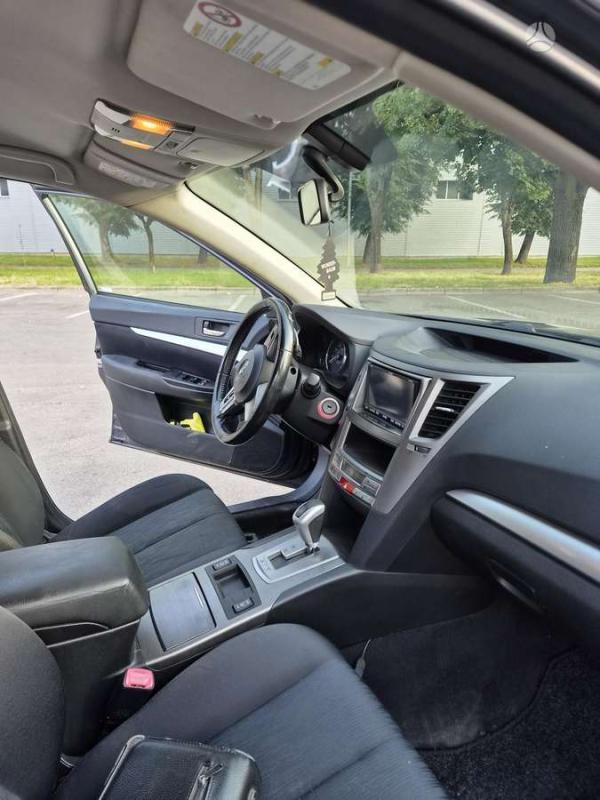 Subaru Legacy 2010 Kauņa, ar dzinēja tilpumu 1.99 L un nobraukumu 308 tūkst. km par 4000 €, foto 3 vietnē AUTOMOTO.COM.LV