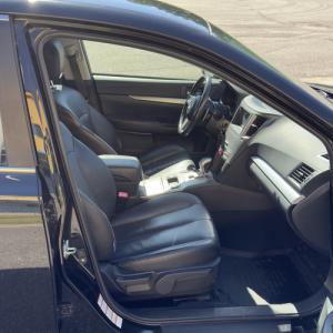 Subaru Legacy 2011 in Kohtla-Jarve, with an engine capacity of 2.50 L and mileage of 273 thousand km for 3500 €, photo 7 on AUTOMOTO.COM.LV