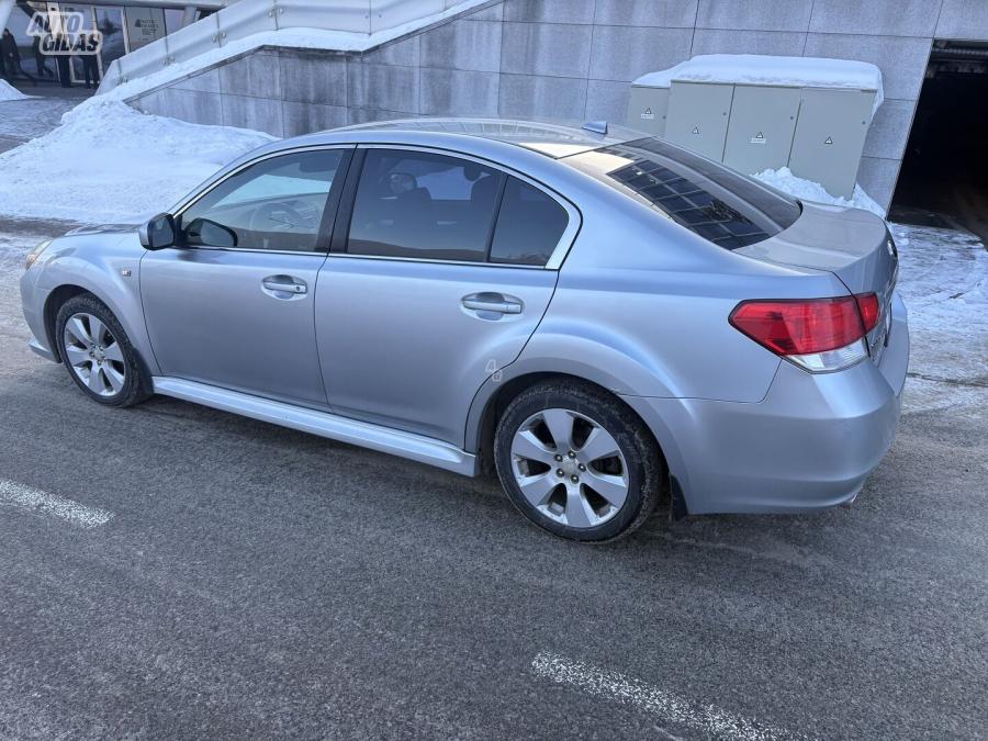Subaru Legacy 2014 in Vilnius, with an engine capacity of 2.50 L and mileage of 157 thousand km for 4900 €, photo 4 on AUTOMOTO.COM.LV