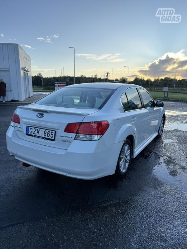 Subaru Legacy 2014 Viļņa vietnē Subaru Legacy 2014 Viļņa, ar dzinēja tilpumu 2.50 L un nobraukumu 193 tūkst. km par 2150 €, foto 3 vietnē AUTOMOTO.COM.LV