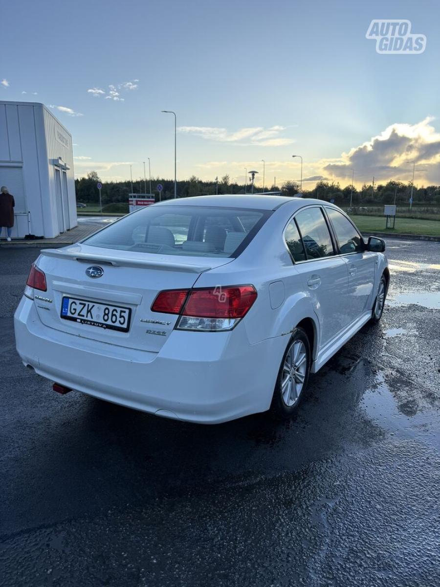 Subaru Legacy 2014 in Vilnius, with an engine capacity of 2.50 L and mileage of 193 thousand km for 2150 €, photo 3 on AUTOMOTO.COM.LV