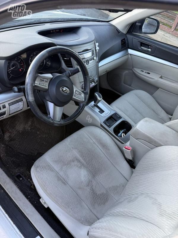 Subaru Legacy 2014 Viļņa vietnē Subaru Legacy 2014 Viļņa, ar dzinēja tilpumu 2.50 L un nobraukumu 193 tūkst. km par 2150 €, foto 7 vietnē AUTOMOTO.COM.LV