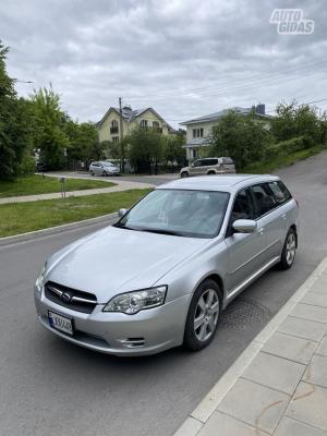 Subaru Legacy 2004 Viļņa, ar dzinēja tilpumu 2.50 L un nobraukumu 361 tūkst. km par 1200 €, foto  vietnē AUTOMOTO.COM.LV