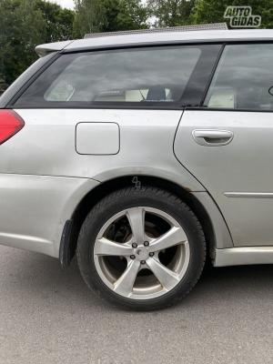 Subaru Legacy 2004 in Vilnius, with an engine capacity of 2.50 L and mileage of 361 thousand km for 1200 €, photo 9 on AUTOMOTO.COM.LV