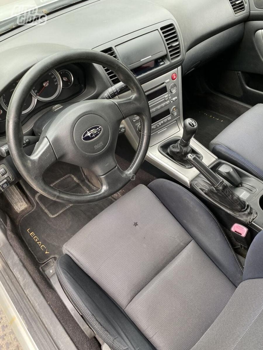 Subaru Legacy 2004 in Vilnius, with an engine capacity of 2.50 L and mileage of 361 thousand km for 1200 €, photo 12 on AUTOMOTO.COM.LV