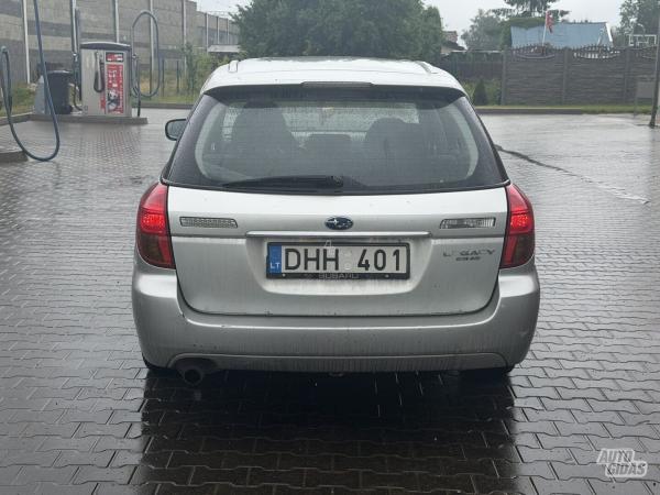 Subaru Legacy 2004 in Vilnius, with an engine capacity of 2.00 L and mileage of 276 thousand km for 800 €, photo 4 on AUTOMOTO.COM.LV