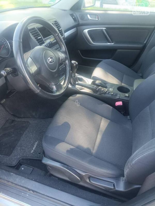 Subaru Legacy 2006 Kaišiadorys, ar dzinēja tilpumu 2.00 L un nobraukumu 275 tūkst. km par 2800 €, foto 6 vietnē AUTOMOTO.COM.LV