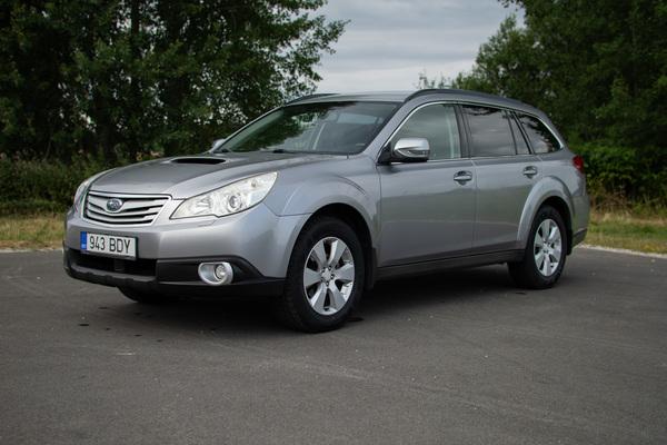 Subaru Legacy 2011 Tallina, ar dzinēja tilpumu 2.00 L un nobraukumu 230 tūkst. km par 4099 €, foto 1 vietnē AUTOMOTO.COM.LV