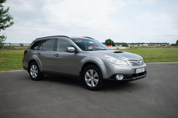 Subaru Legacy 2011 Tallina, ar dzinēja tilpumu 2.00 L un nobraukumu 230 tūkst. km par 4099 €, foto 3 vietnē AUTOMOTO.COM.LV