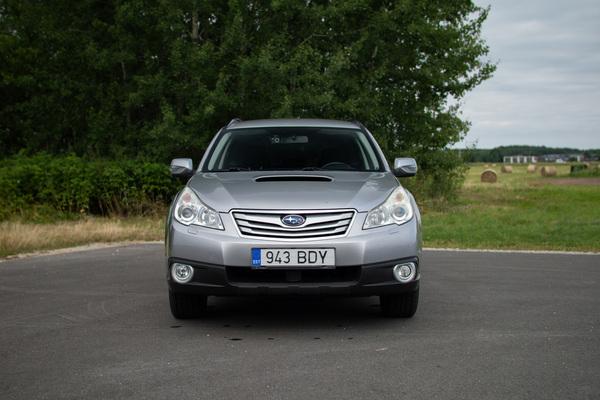 Subaru Legacy 2011 Tallina, ar dzinēja tilpumu 2.00 L un nobraukumu 230 tūkst. km par 4099 €, foto 4 vietnē AUTOMOTO.COM.LV
