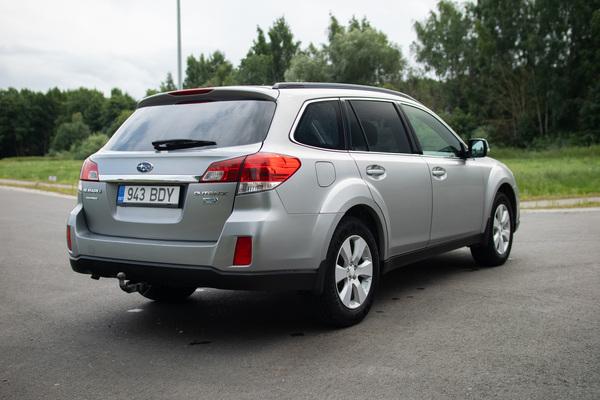 Subaru Legacy 2011 Tallina, ar dzinēja tilpumu 2.00 L un nobraukumu 230 tūkst. km par 4099 €, foto 6 vietnē AUTOMOTO.COM.LV