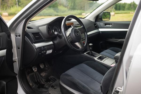 Subaru Legacy 2011 Tallina, ar dzinēja tilpumu 2.00 L un nobraukumu 230 tūkst. km par 4099 €, foto 7 vietnē AUTOMOTO.COM.LV