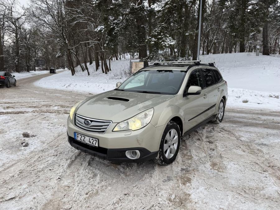 Subaru Legacy 2012 in Vilnius, with an engine capacity of 2.00 L and mileage of 300 thousand km for 2200 €, photo 1 on AUTOMOTO.COM.LV