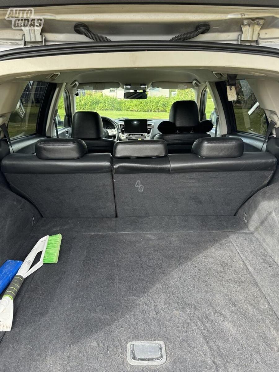 Subaru Legacy 2012 in Vilnius, with an engine capacity of 2.50 L and mileage of 345 thousand km for 3500 €, photo 7 on AUTOMOTO.COM.LV