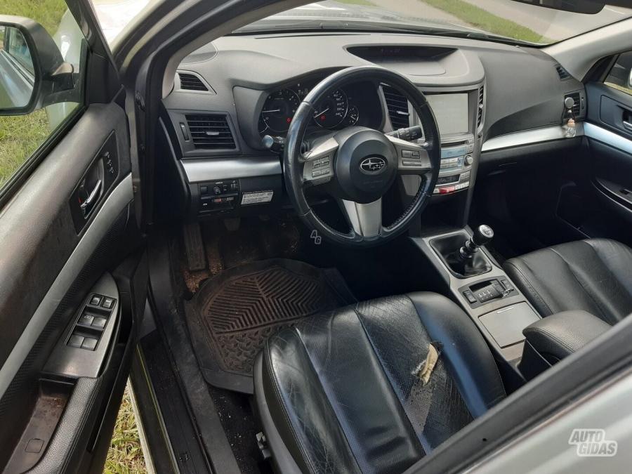 Subaru Legacy 2012 Kauņa, ar dzinēja tilpumu 2.00 L un nobraukumu 240 tūkst. km par 1850 €, foto 16 vietnē AUTOMOTO.COM.LV