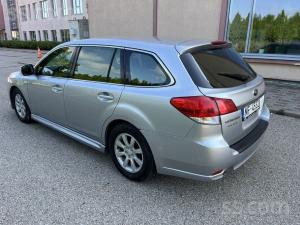 Subaru Legacy 2013 in Jelgava, with an engine capacity of 2.00 L and mileage of 269 thousand km for 2999 €, photo 3 on AUTOMOTO.COM.LV