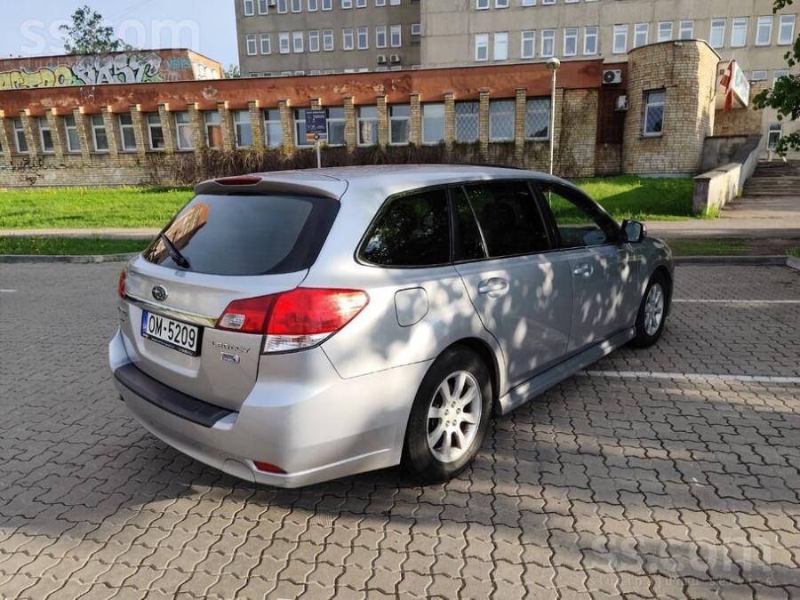 Subaru Legacy 2013 Rīga, ar dzinēja tilpumu 2.00 L un nobraukumu 277 tūkst. km par 3490 €, foto 5 vietnē AUTOMOTO.COM.LV