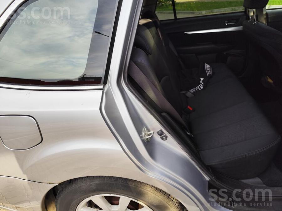 Subaru Legacy 2013 Rīga, ar dzinēja tilpumu 2.00 L un nobraukumu 277 tūkst. km par 3490 €, foto 12 vietnē AUTOMOTO.COM.LV