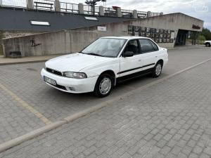 White Subaru Legacy 1995 in Anyksciai, with an engine capacity of 2.00 L and mileage of 211 thousand km for 750 €, photo 3 on AUTOMOTO.COM.LV