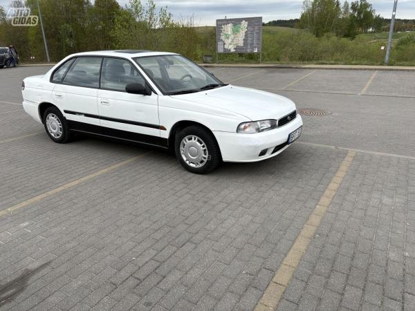 White Subaru Legacy 1995 in Anyksciai, with an engine capacity of 2.00 L and mileage of 211 thousand km for 750 €, photo 7 on AUTOMOTO.COM.LV