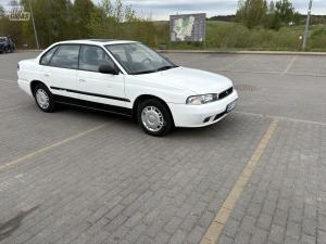 White Subaru Legacy 1995 in Anyksciai, with an engine capacity of 2.00 L and mileage of 211 thousand km for 750 €, photo 8 on AUTOMOTO.COM.LV
