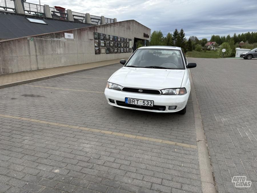 White Subaru Legacy 1995 in Anyksciai, with an engine capacity of 2.00 L and mileage of 211 thousand km for 750 €, photo 9 on AUTOMOTO.COM.LV