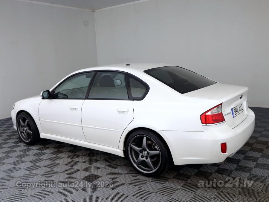 Белый Субару Легаси 2006 в Таллин, объемом двигателя 2.00 л и пробегом 289 тыс. км за 1199 €, фото 5 на AUTOMOTO.COM.LV