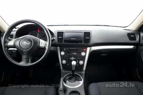 Balts Subaru Legacy 2006 Tallina, ar dzinēja tilpumu 2.00 L un nobraukumu 289 tūkst. km par 1199 €, foto 5 vietnē AUTOMOTO.COM.LV