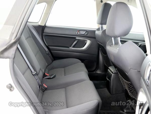 Balts Subaru Legacy 2006 Tallina, ar dzinēja tilpumu 2.00 L un nobraukumu 289 tūkst. km par 1199 €, foto 7 vietnē AUTOMOTO.COM.LV