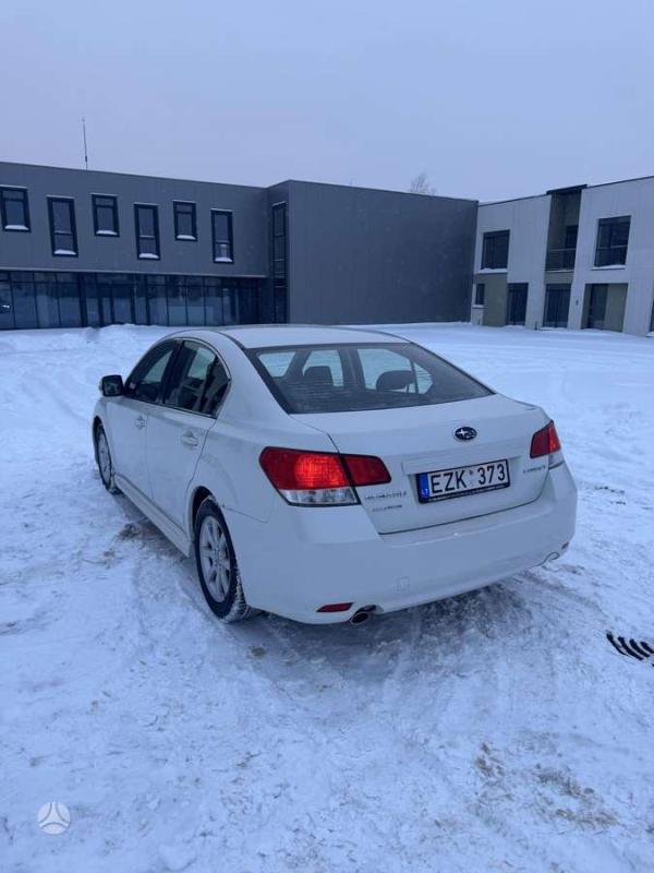 Balts Subaru Legacy 2010 Viļņa, ar dzinēja tilpumu 2.46 L un nobraukumu 340 tūkst. km par 2950 €, foto 5 vietnē AUTOMOTO.COM.LV