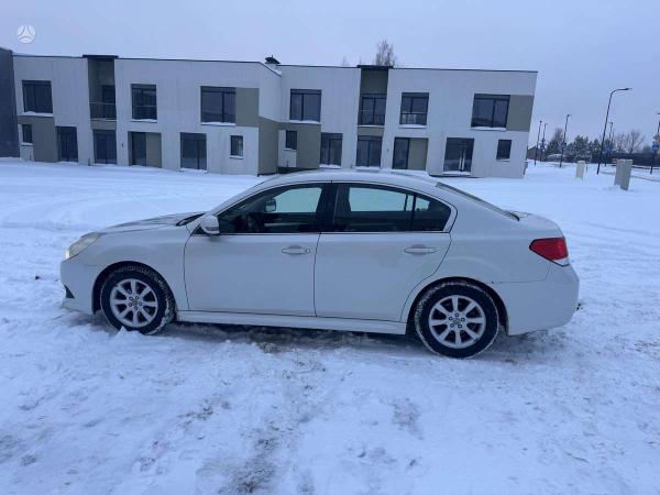 Balts Subaru Legacy 2010 Viļņa, ar dzinēja tilpumu 2.46 L un nobraukumu 340 tūkst. km par 2950 €, foto 6 vietnē AUTOMOTO.COM.LV