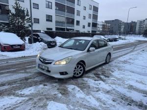 White Subaru Legacy 2010 in Vilnius, with an engine capacity of 1.99 L and mileage of 340 thousand km for 3300 €, photo 2 on AUTOMOTO.COM.LV
