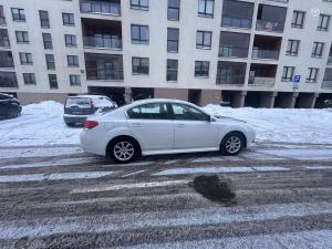 White Subaru Legacy 2010 in Vilnius, with an engine capacity of 1.99 L and mileage of 340 thousand km for 3300 €, photo 8 on AUTOMOTO.COM.LV