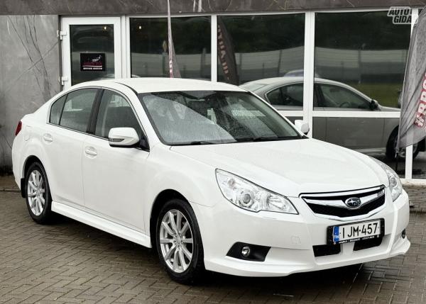 White Subaru Legacy 2010 in Radviliskis, with an engine capacity of 2.50 L and mileage of 209 thousand km for 5200 €, photo 6 on AUTOMOTO.COM.LV