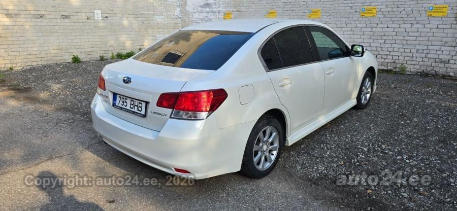 White Subaru Legacy 2012 in Tallinn, with an engine capacity of 2.00 L and mileage of 217 thousand km for 3799 €, photo 5 on AUTOMOTO.COM.LV