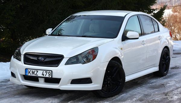 Balts Subaru Legacy 2012 Petrikaičiai, ar dzinēja tilpumu 2.50 L un nobraukumu 143 tūkst. km par 4699 €, foto 2 vietnē AUTOMOTO.COM.LV