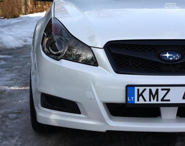 Balts Subaru Legacy 2012 Petrikaičiai, ar dzinēja tilpumu 2.50 L un nobraukumu 143 tūkst. km par 4699 €, foto 3 vietnē AUTOMOTO.COM.LV