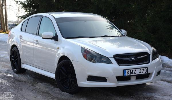 Balts Subaru Legacy 2012 Petrikaičiai, ar dzinēja tilpumu 2.50 L un nobraukumu 143 tūkst. km par 4699 €, foto 5 vietnē AUTOMOTO.COM.LV
