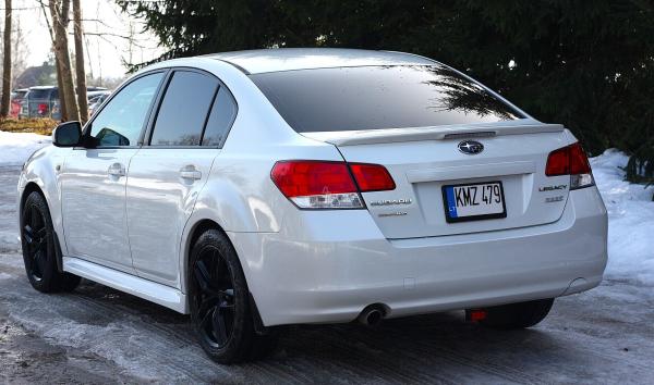 Balts Subaru Legacy 2012 Petrikaičiai, ar dzinēja tilpumu 2.50 L un nobraukumu 143 tūkst. km par 4699 €, foto 8 vietnē AUTOMOTO.COM.LV