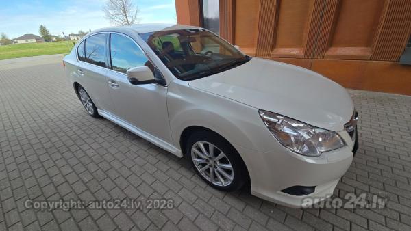 Balts Subaru Legacy 2012 Tallina, ar dzinēja tilpumu 2.50 L un nobraukumu 328 tūkst. km par 3100 €, foto 9 vietnē AUTOMOTO.COM.LV