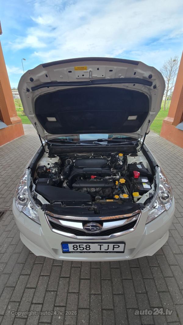 Balts Subaru Legacy 2012 Tallina, ar dzinēja tilpumu 2.50 L un nobraukumu 328 tūkst. km par 3100 €, foto 10 vietnē AUTOMOTO.COM.LV