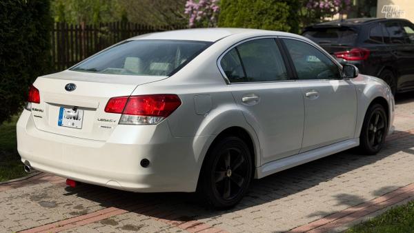 White Subaru Legacy 2012 in Vilnius, with an engine capacity of 2.50 L and mileage of 215 thousand km for 3850 €, photo 2 on AUTOMOTO.COM.LV