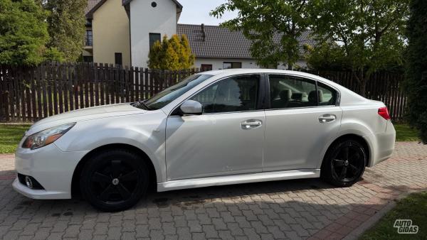 White Subaru Legacy 2012 in Vilnius, with an engine capacity of 2.50 L and mileage of 215 thousand km for 3850 €, photo 7 on AUTOMOTO.COM.LV