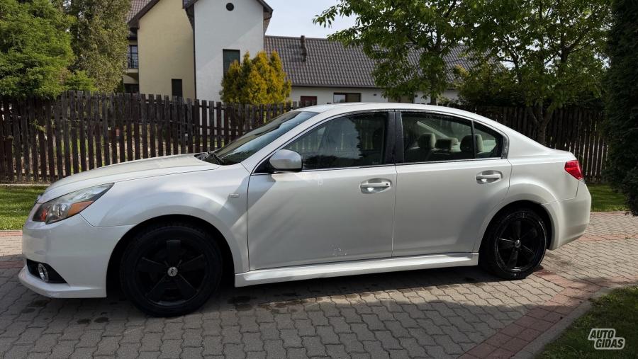 White Subaru Legacy 2012 in Vilnius, with an engine capacity of 2.50 L and mileage of 215 thousand km for 3850 €, photo 8 on AUTOMOTO.COM.LV