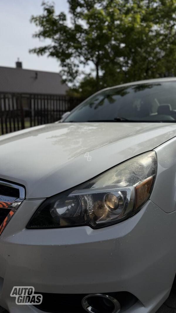 White Subaru Legacy 2012 in Vilnius, with an engine capacity of 2.50 L and mileage of 215 thousand km for 3850 €, photo 8 on AUTOMOTO.COM.LV