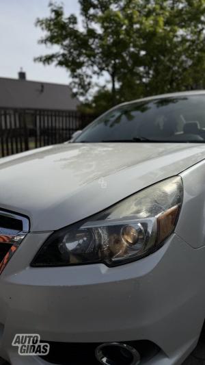 White Subaru Legacy 2012 in Vilnius, with an engine capacity of 2.50 L and mileage of 215 thousand km for 3850 €, photo 9 on AUTOMOTO.COM.LV