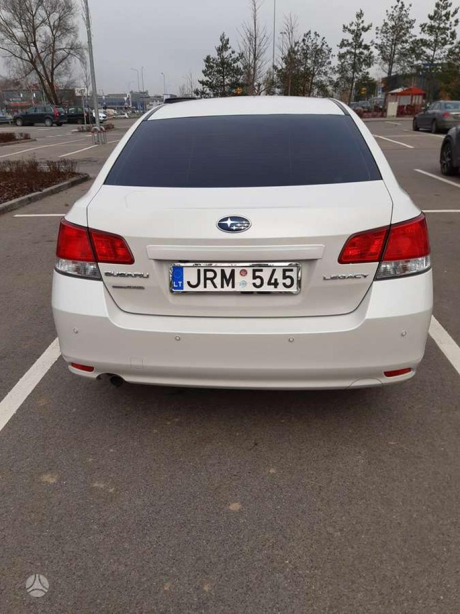 White Subaru Legacy 2012 in Vilnius, with an engine capacity of 2.46 L and mileage of 275 thousand km for 6500 €, photo 5 on AUTOMOTO.COM.LV