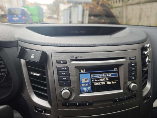 Balts Subaru Legacy 2012 Viļņa, ar dzinēja tilpumu 2.46 L un nobraukumu 275 tūkst. km par 6500 €, foto 6 vietnē AUTOMOTO.COM.LV